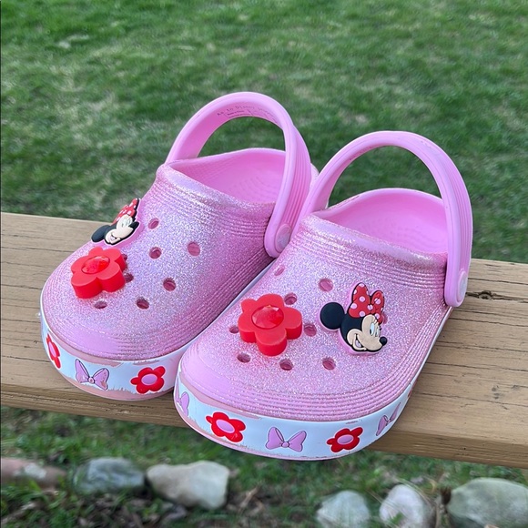CROCS | Shoes | Crocs X Disney Minnie Mouse Pink Glitter Light Up Shoes ...
